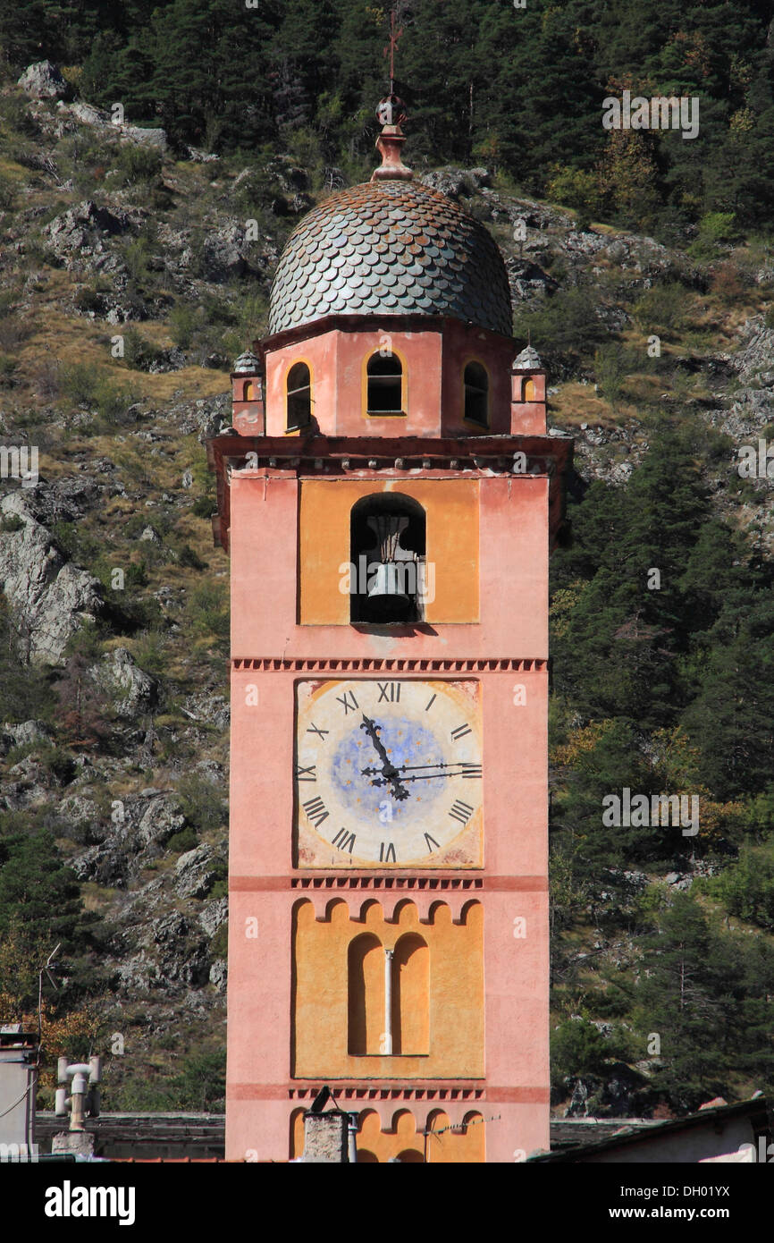 Spire clock hi-res stock photography and images - Alamy