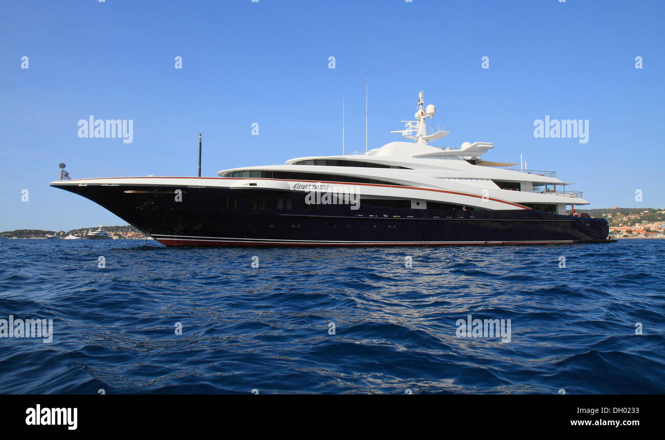 Motor yacht "Anastasia", built by shipyard Oceanco, length 75.5m, built ...