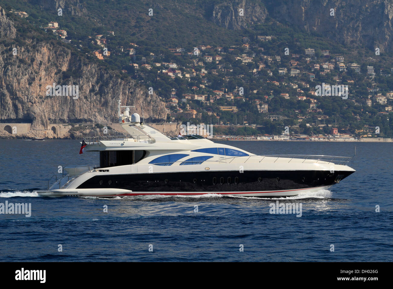 Leonardo II, a cruiser built by Azimut, type of boat: Leonardo 98 ...