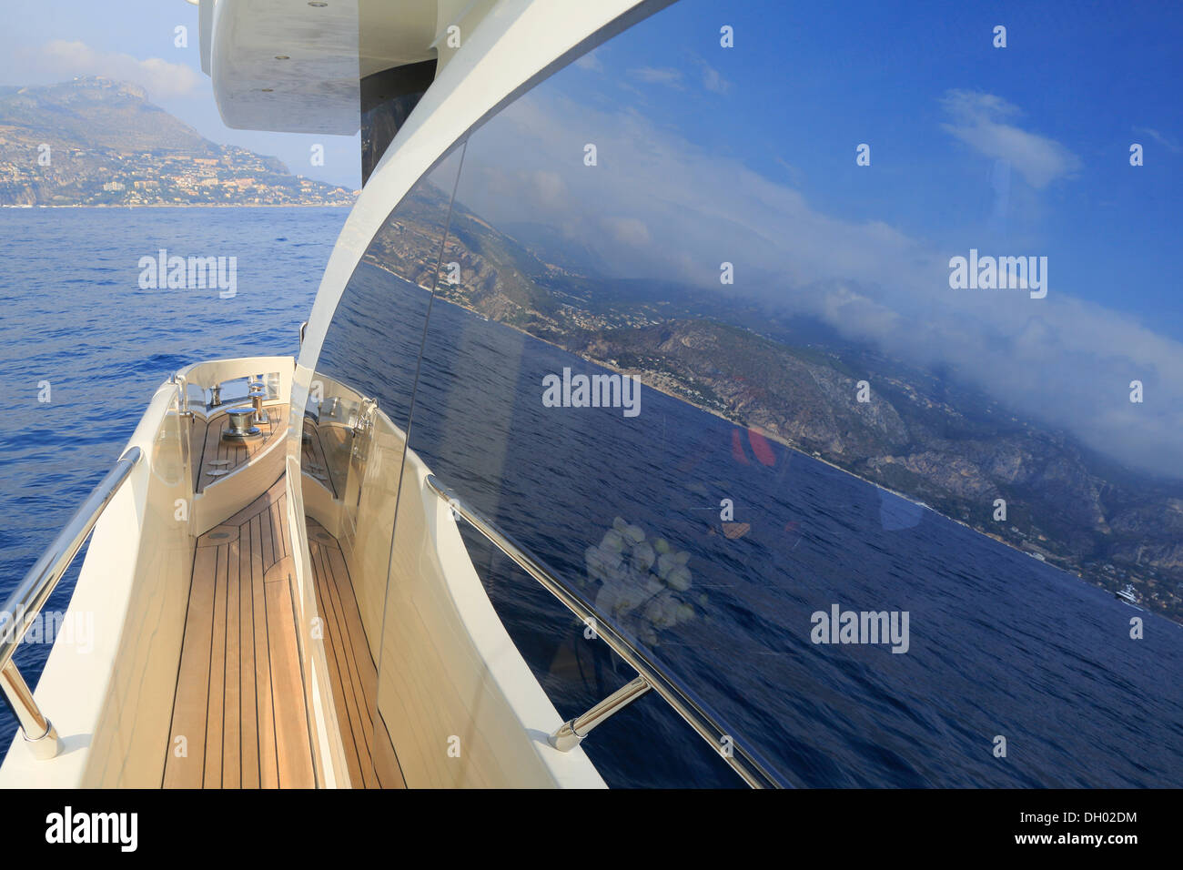 Leonardo II, a cruiser built by Azimut, type of boat: Leonardo 98 ...