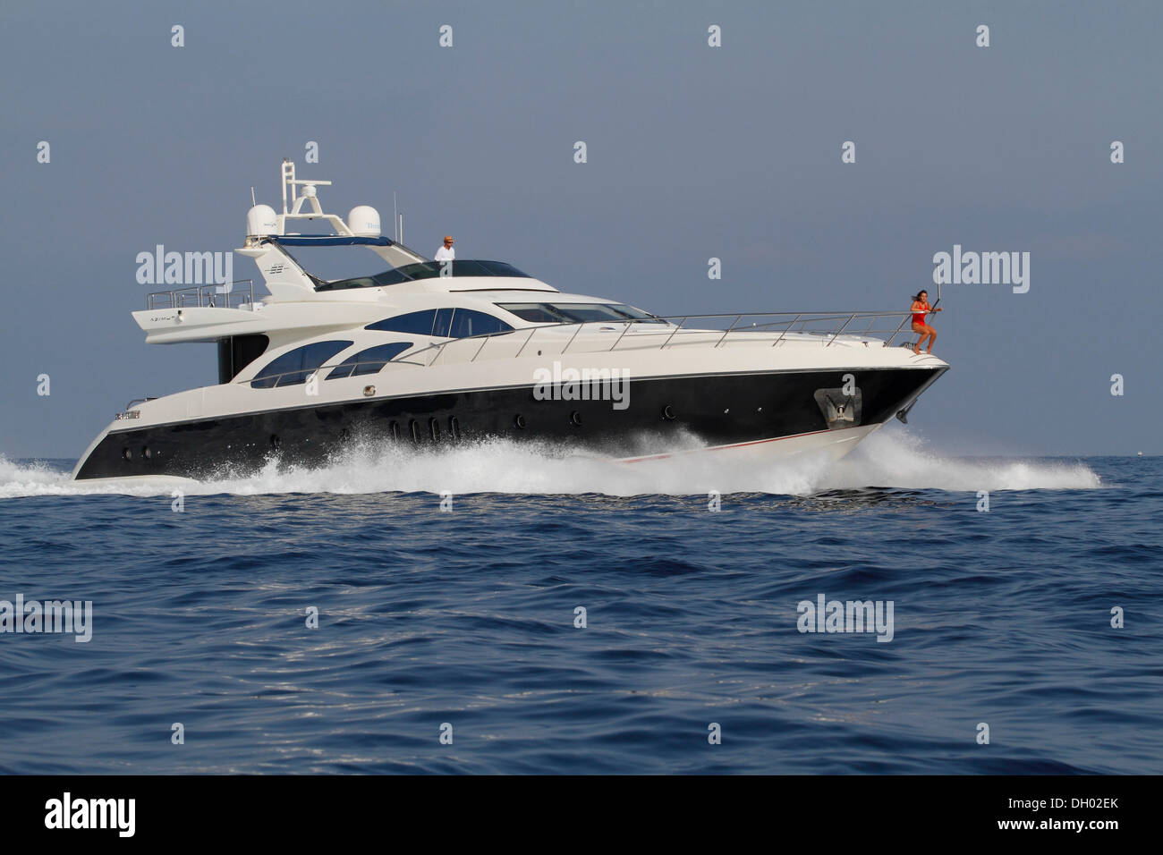 Leonardo II, a cruiser built by Azimut, type of boat: Leonardo 98 ...