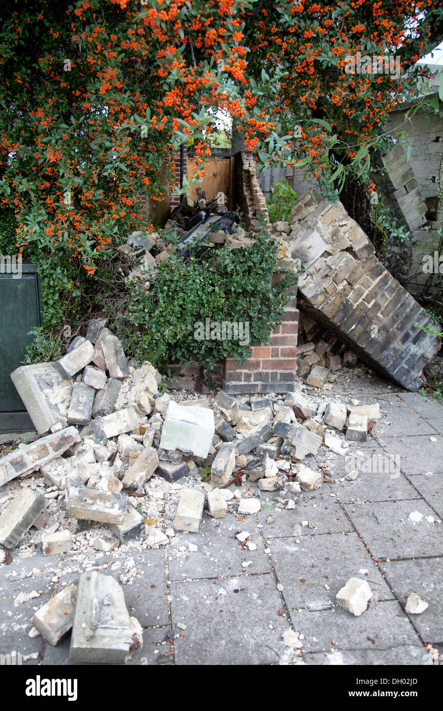 Clapham Common, London, UK. 28th Oct 2013. Morning of and after wind ...