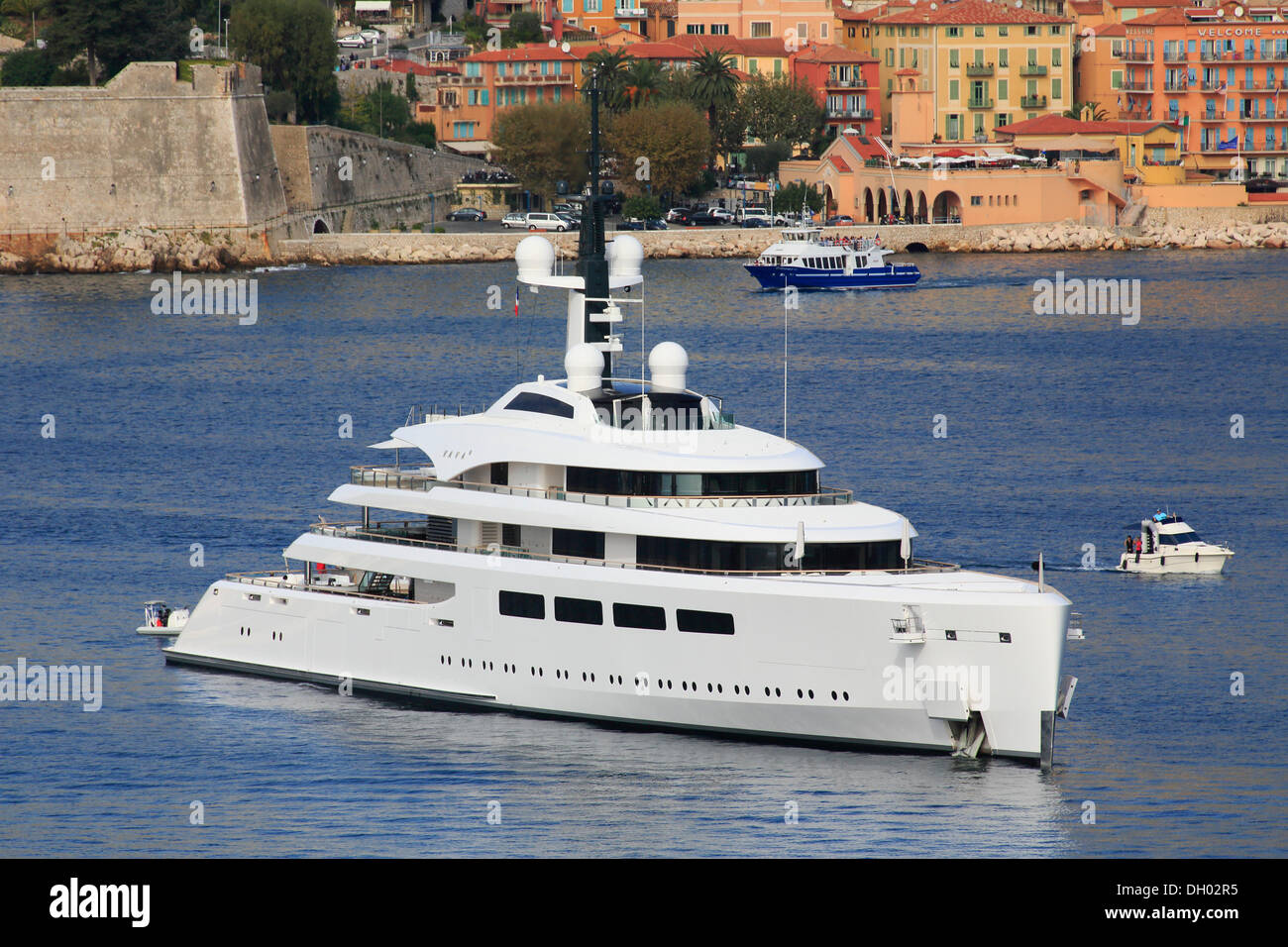 Vava II, a cruiser built by Pendennis Plus, formerly Devenport Yachts ...