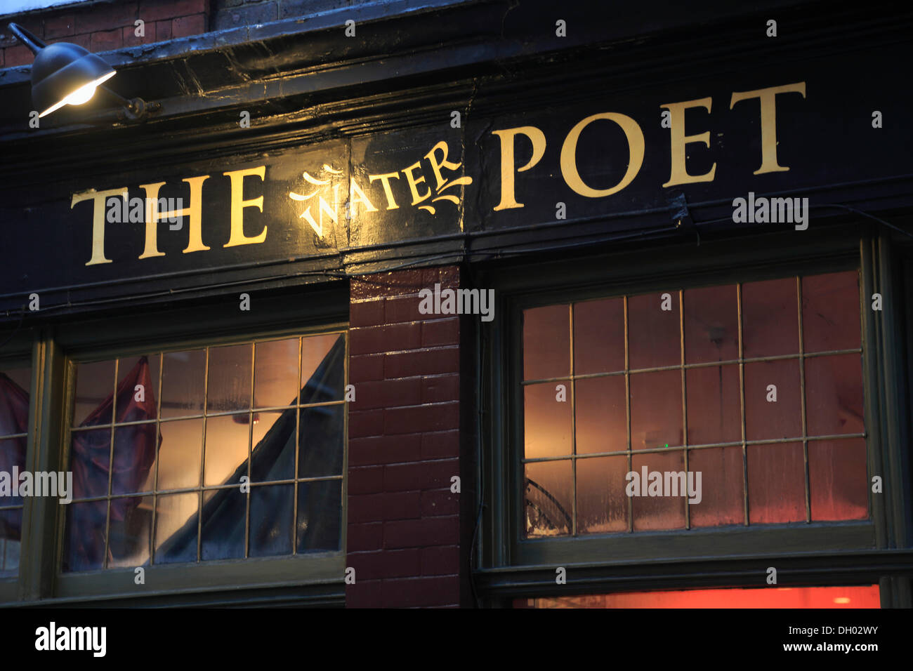 Pub by the water hi-res stock photography and images - Alamy