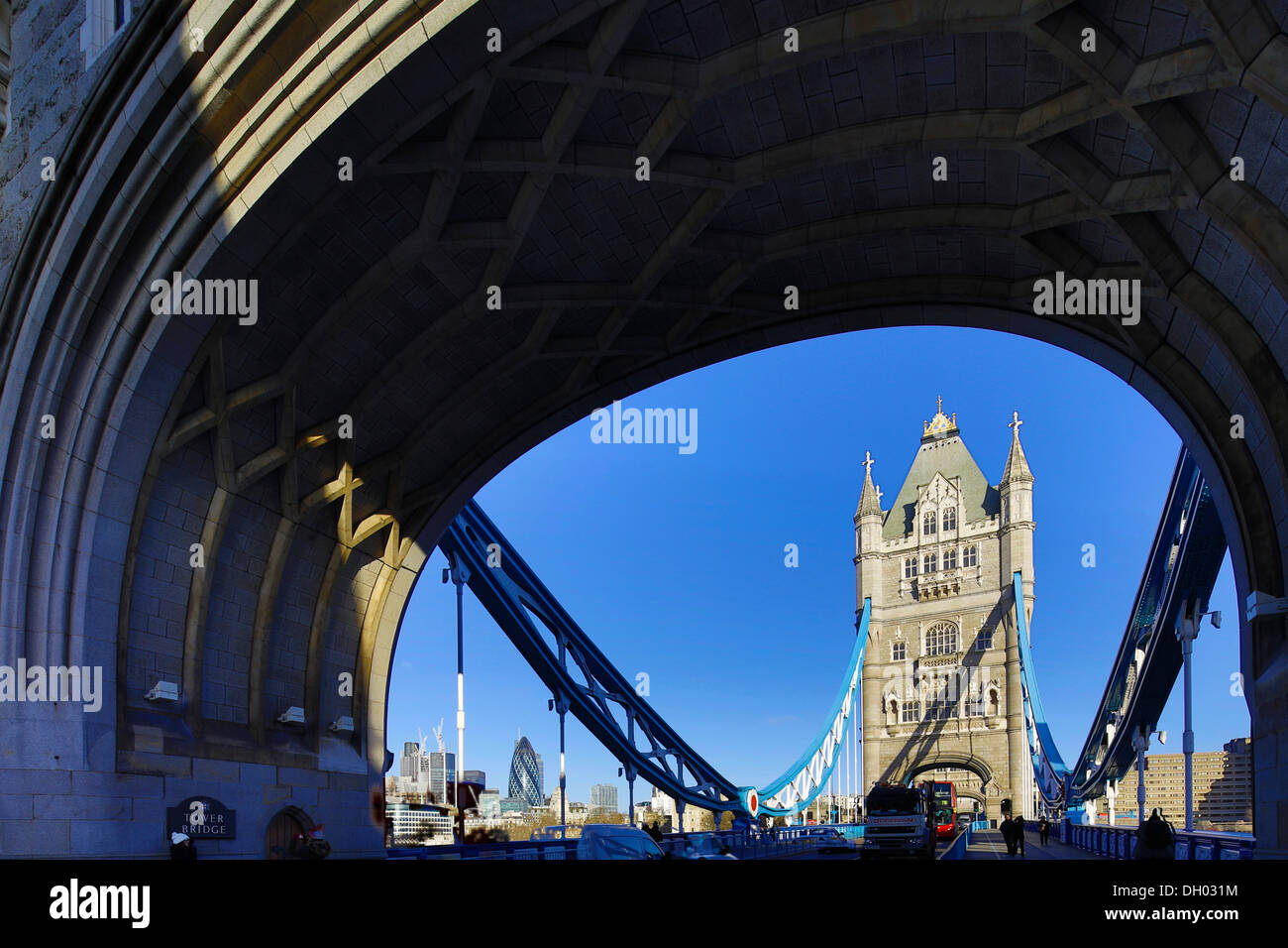 Tower Bridge, seen through the gate of the south tower towards the ...
