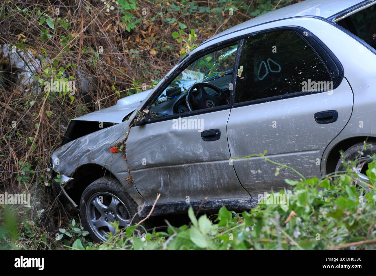 The road embankment hi-res stock photography and images - Alamy