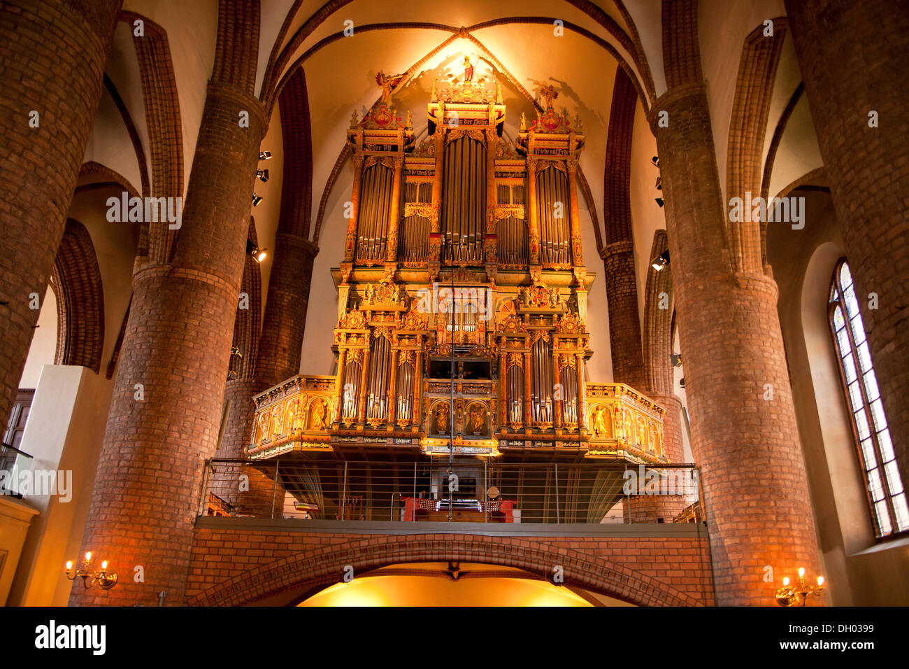 Unique instruments hi-res stock photography and images - Alamy