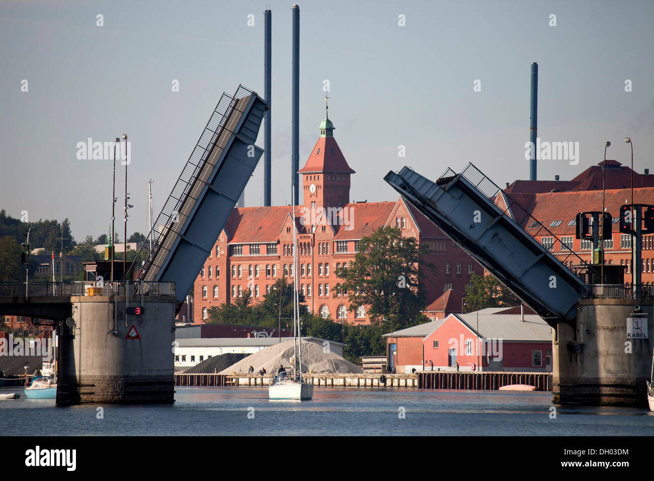 Open bridges hi-res stock photography and images - Alamy