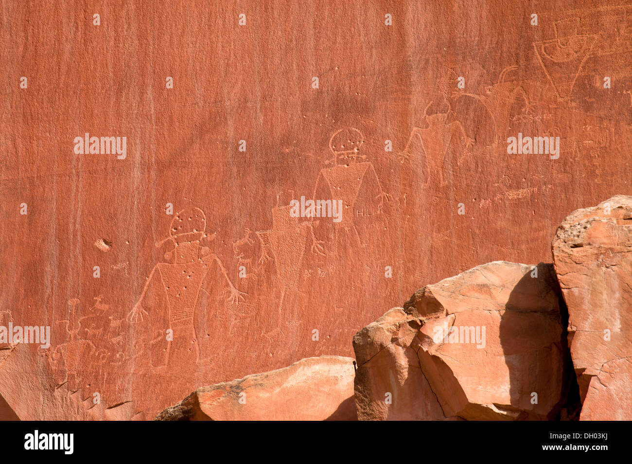Fremont petroglyphs in Capitol Reef National Park, Capitol Reef ...