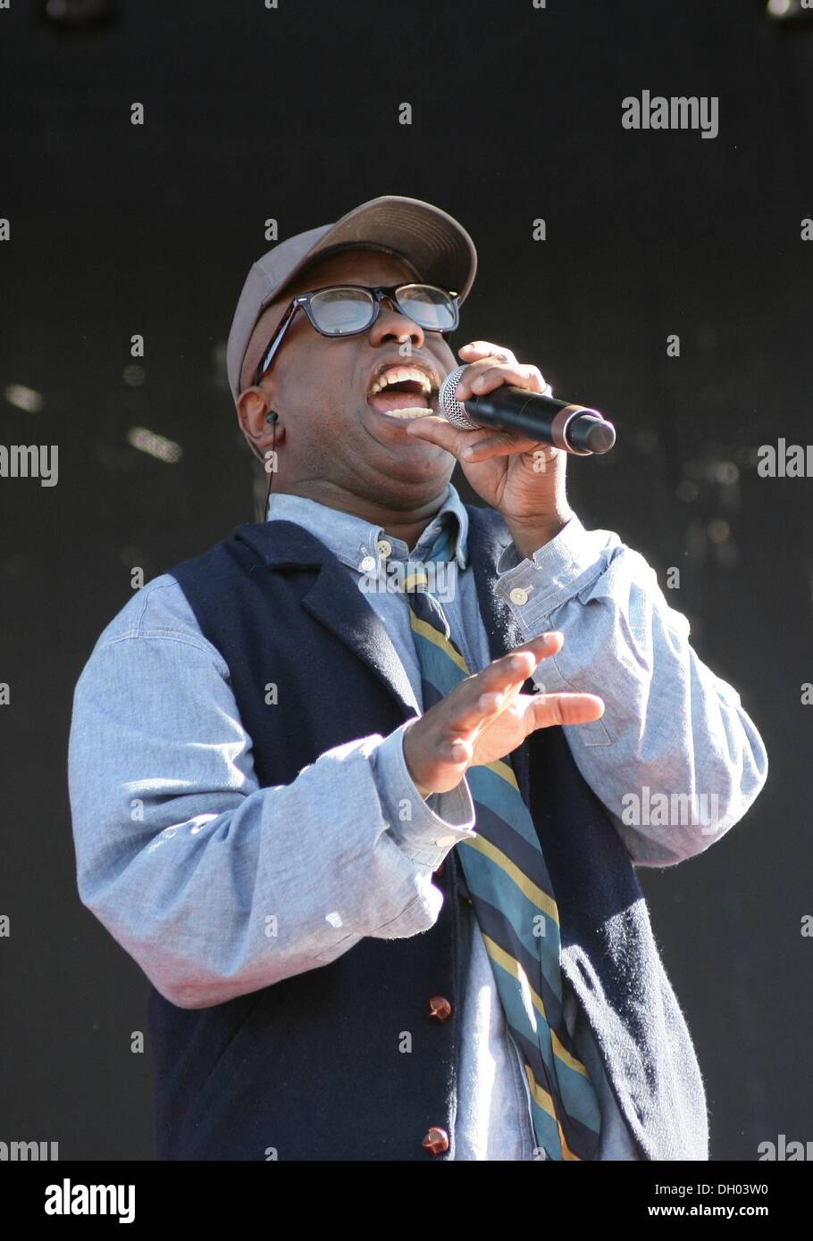 Living Colour, Corey Glover, on stage at the Downtown stage in ...