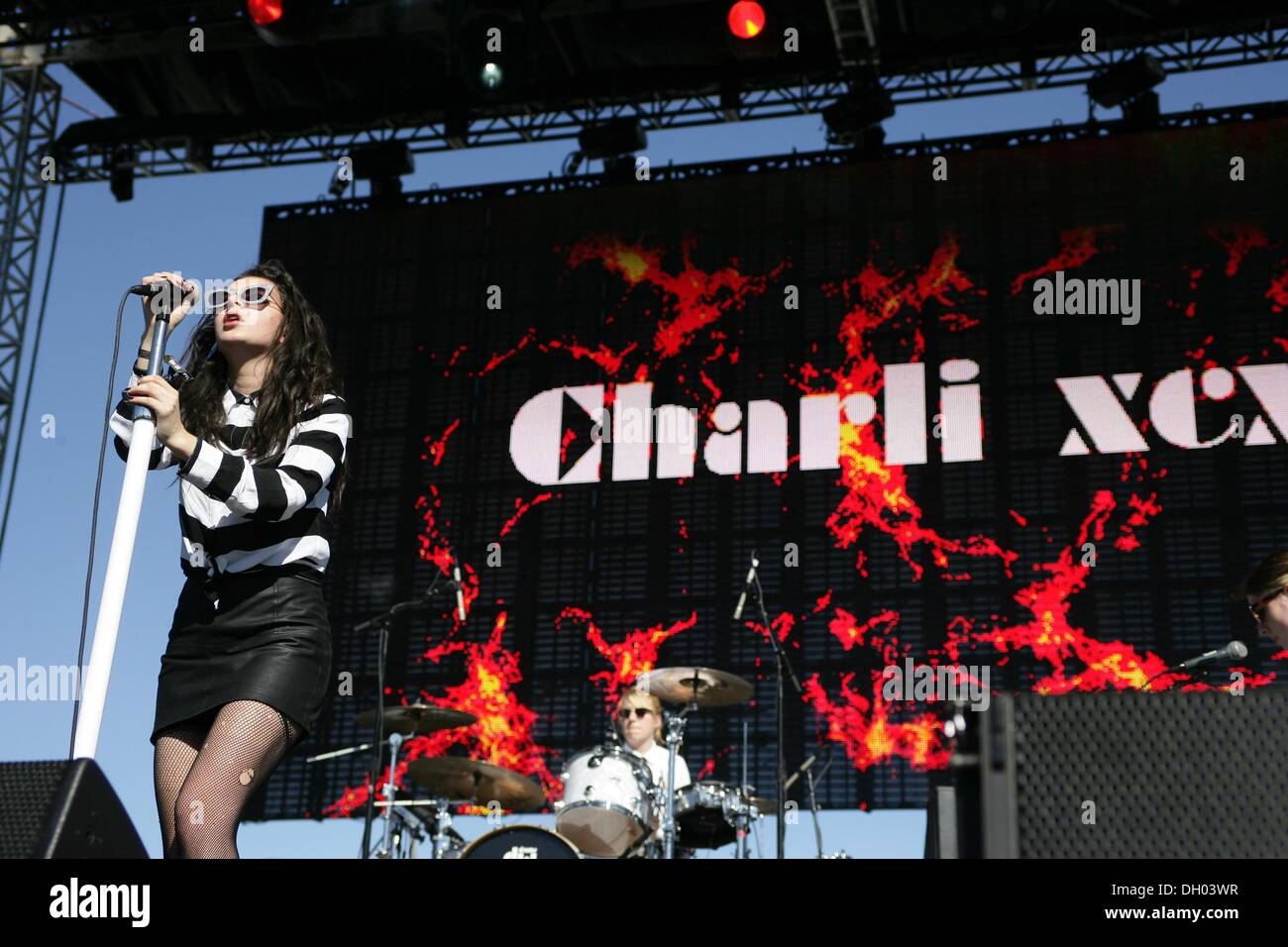 Charli xcx 2013 hi-res stock photography and images - Alamy