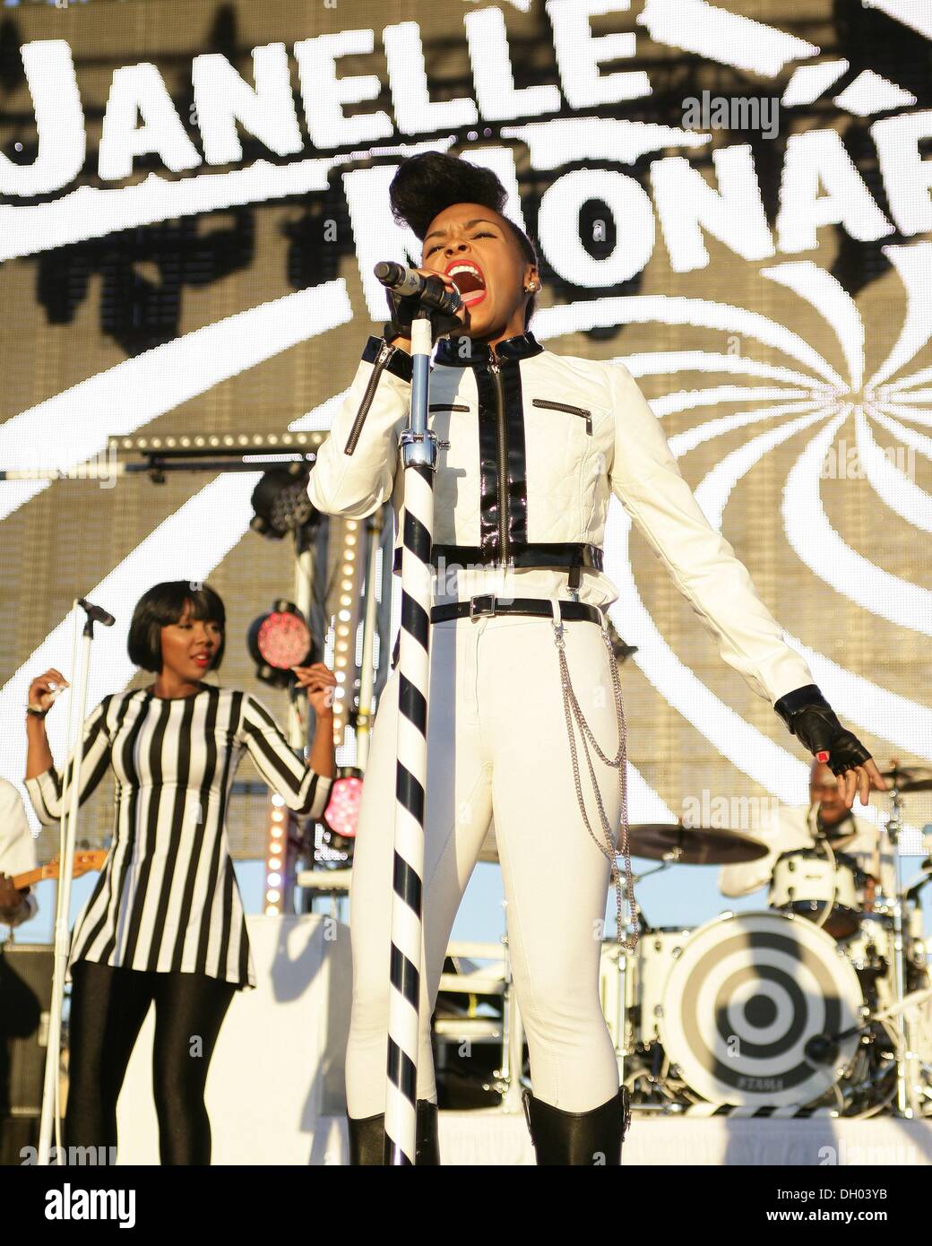 Las Vegas, NV, USA. 27th Oct, 2013. Janelle Monae, on stage at the ...