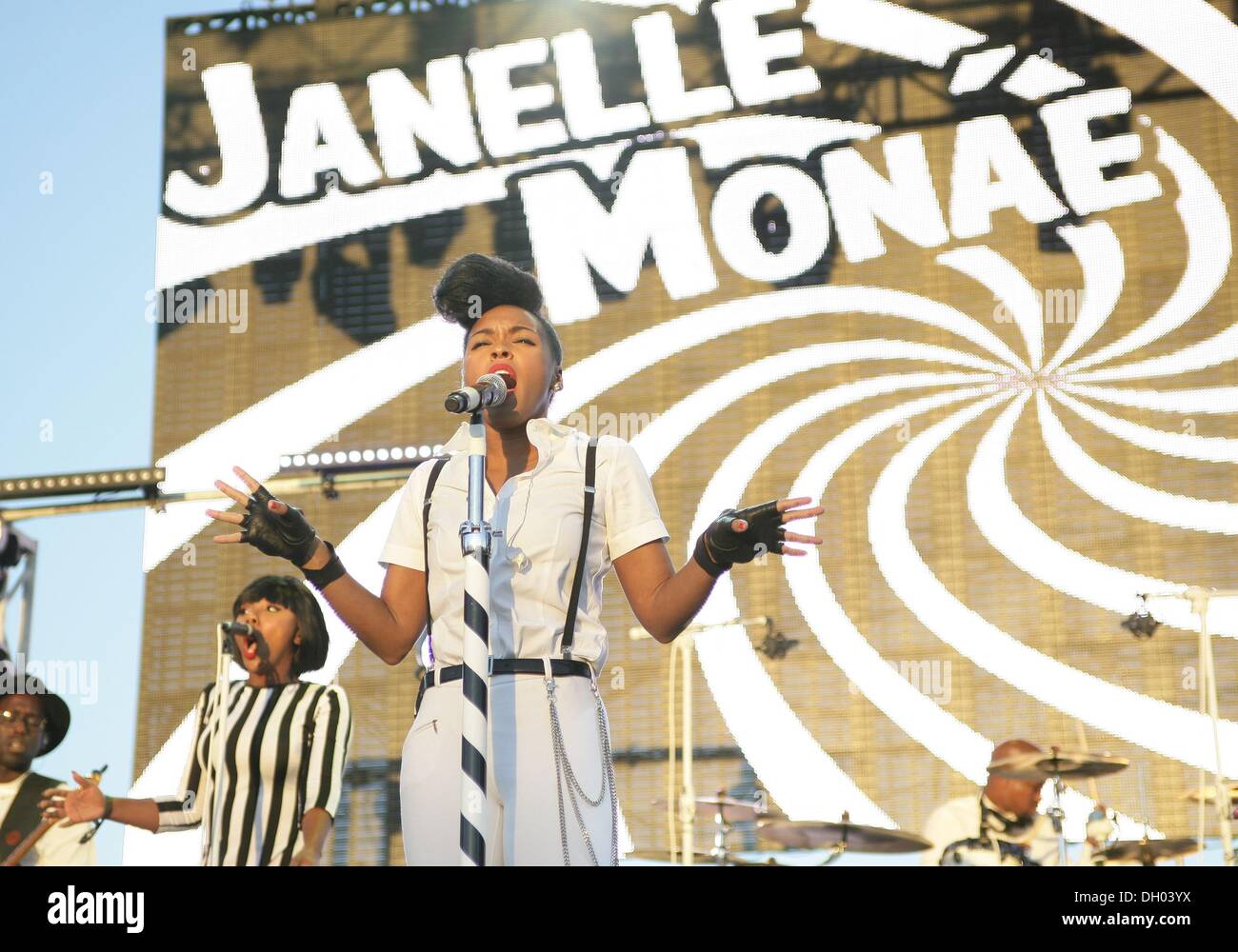 Las Vegas, NV, USA. 27th Oct, 2013. Janelle Monae, on stage at the ...