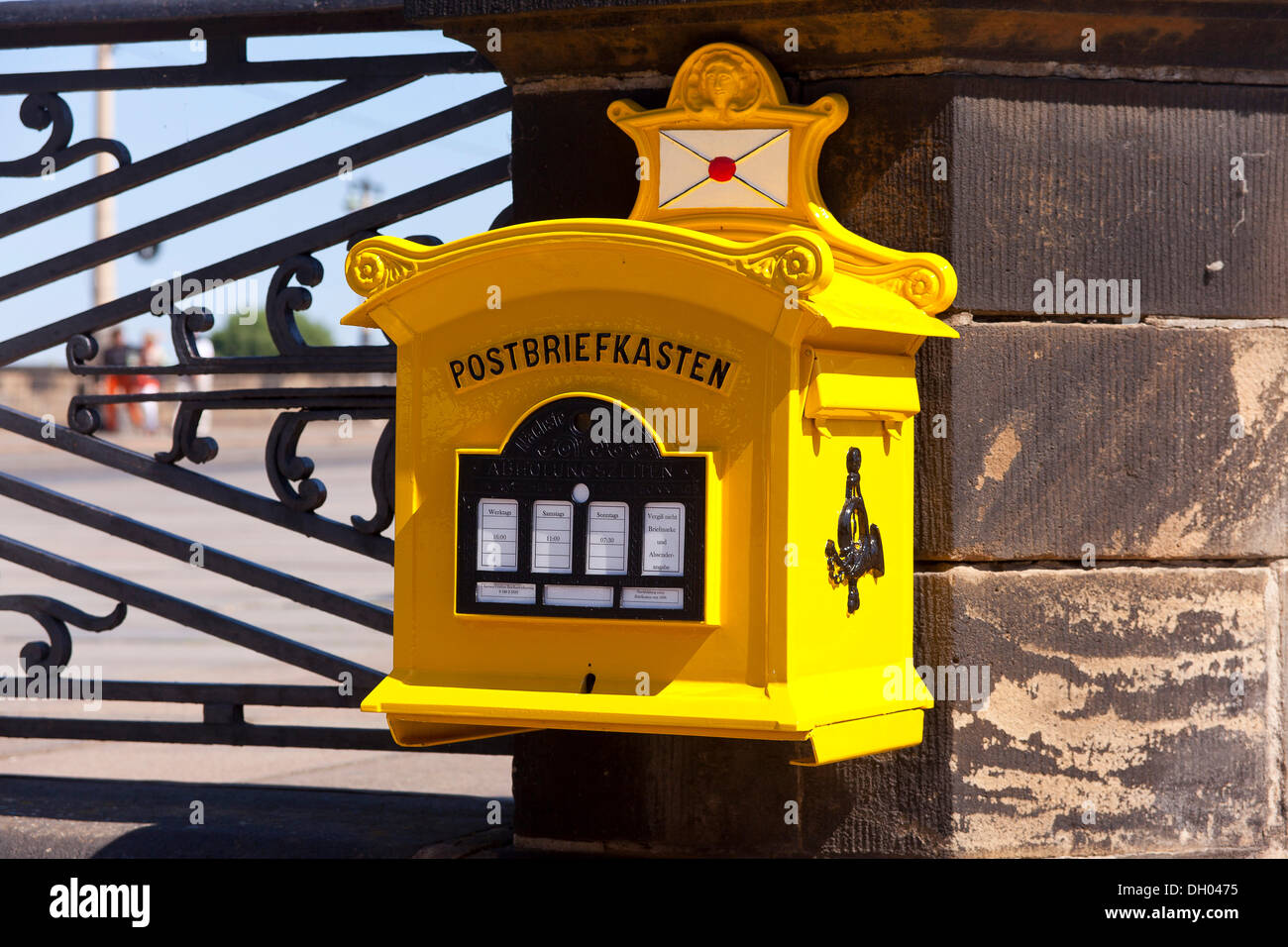 Historical mailboxes hi-res stock photography and images - Alamy