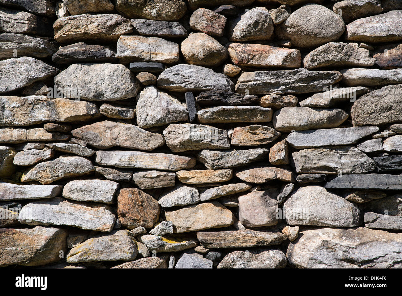 Fieldstone wall detail Stock Photo - Alamy