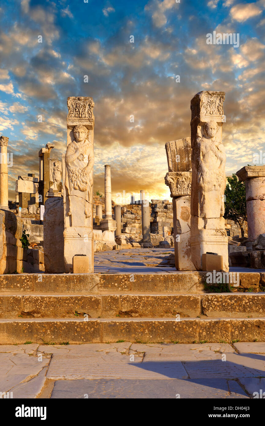Ephesus turkey gate of hercules hi-res stock photography and images - Alamy