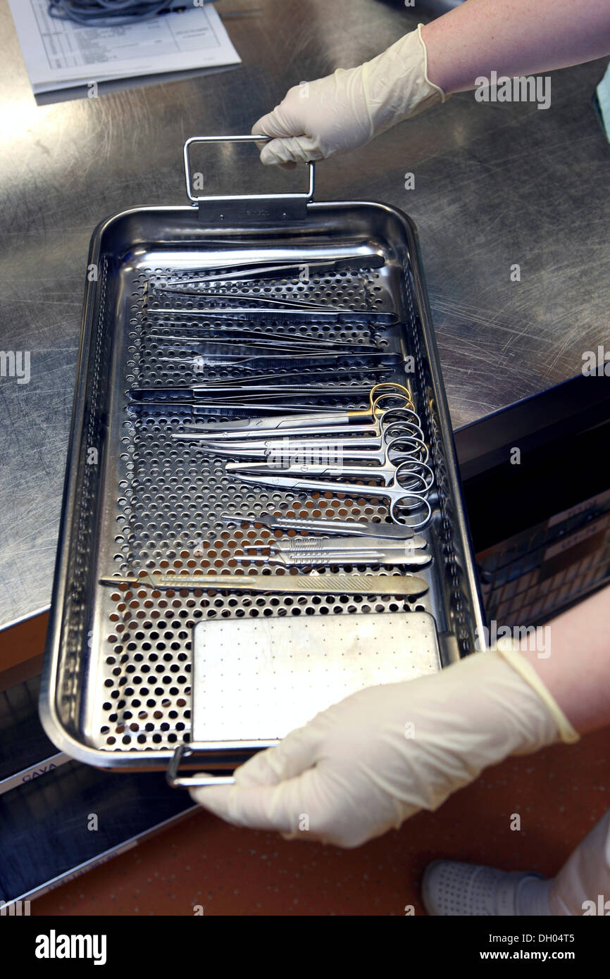 Sterile surgical instruments Stock Photo - Alamy