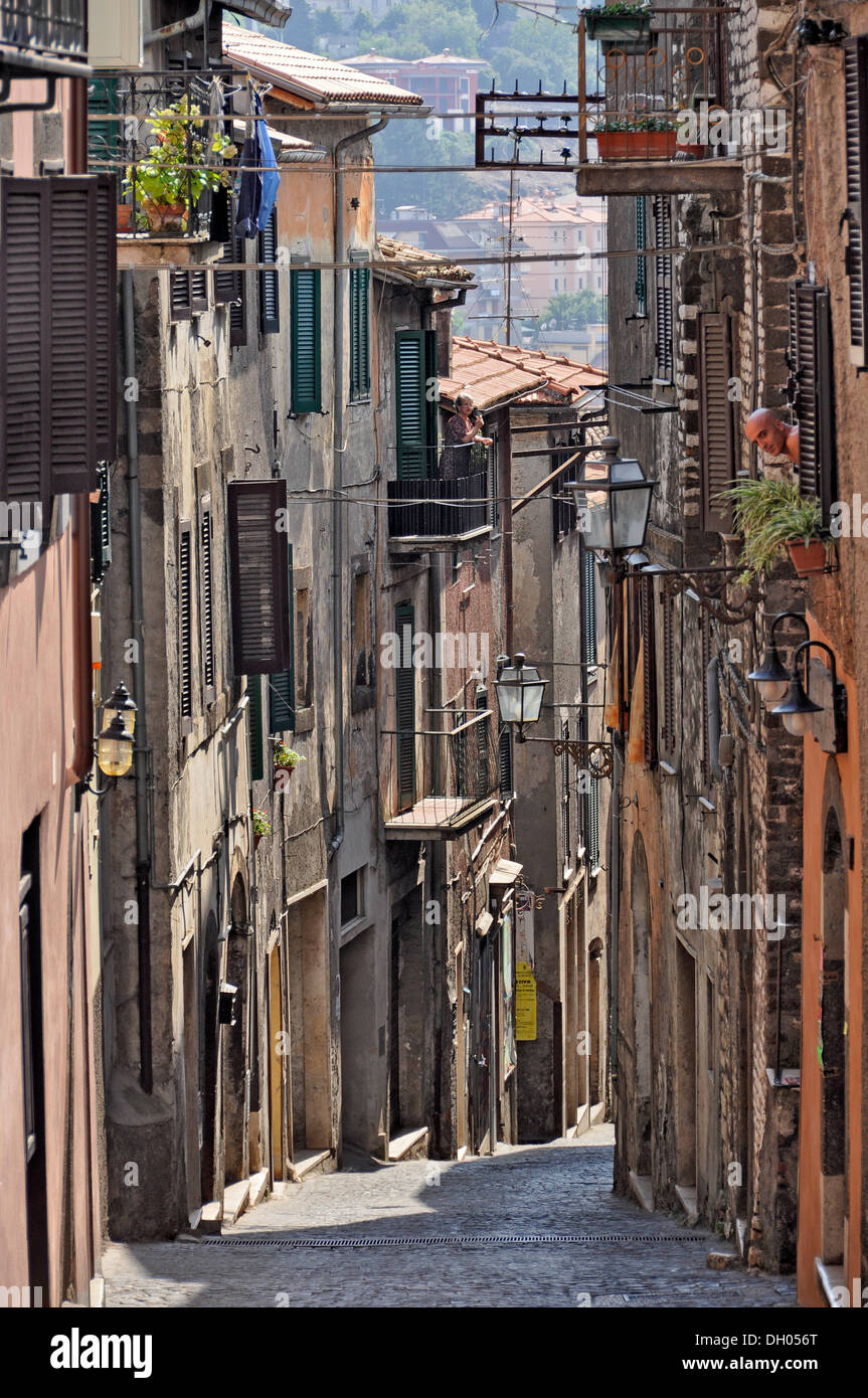 Italian alleyway photos hi-res stock photography and images - Alamy