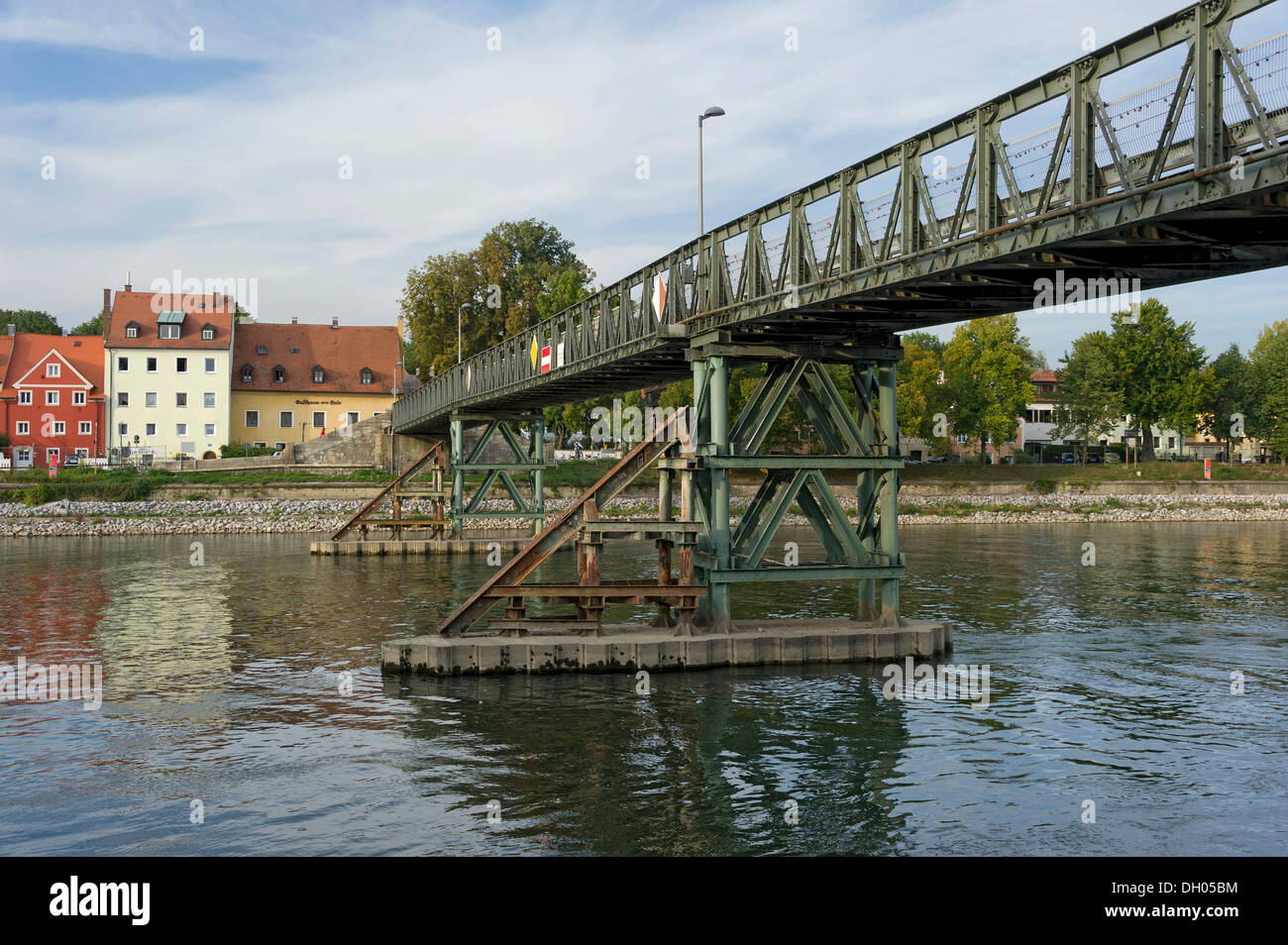 Iron bridge hi-res stock photography and images - Alamy