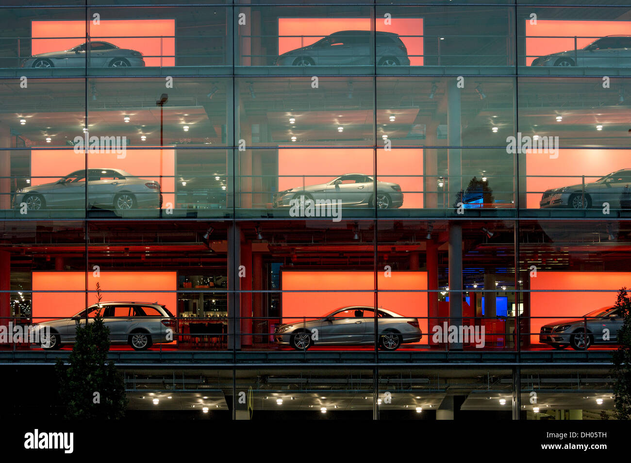 Mercedes benz building munich bavaria germany hi-res stock photography ...