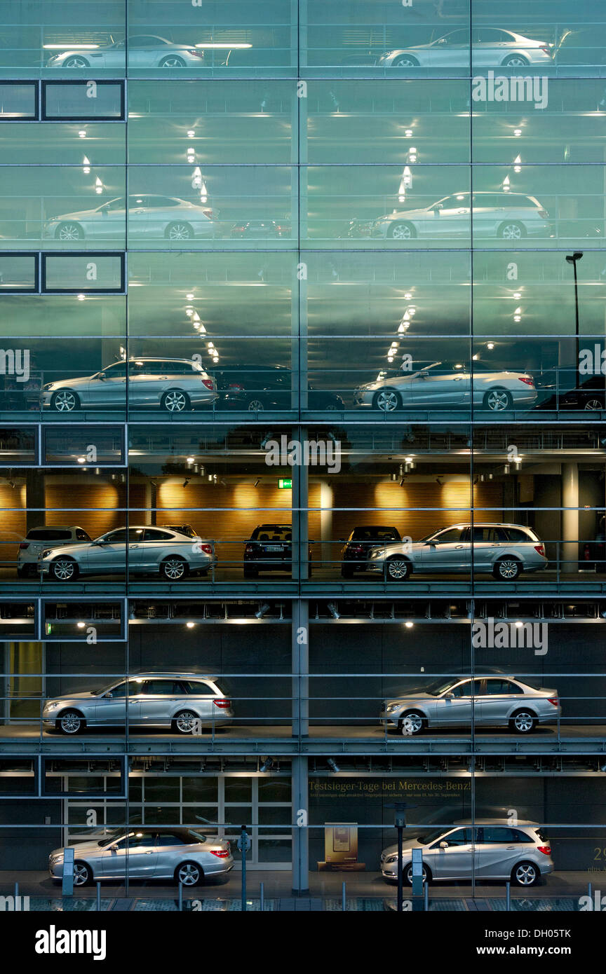 Mercedes benz building munich bavaria germany hi-res stock photography ...