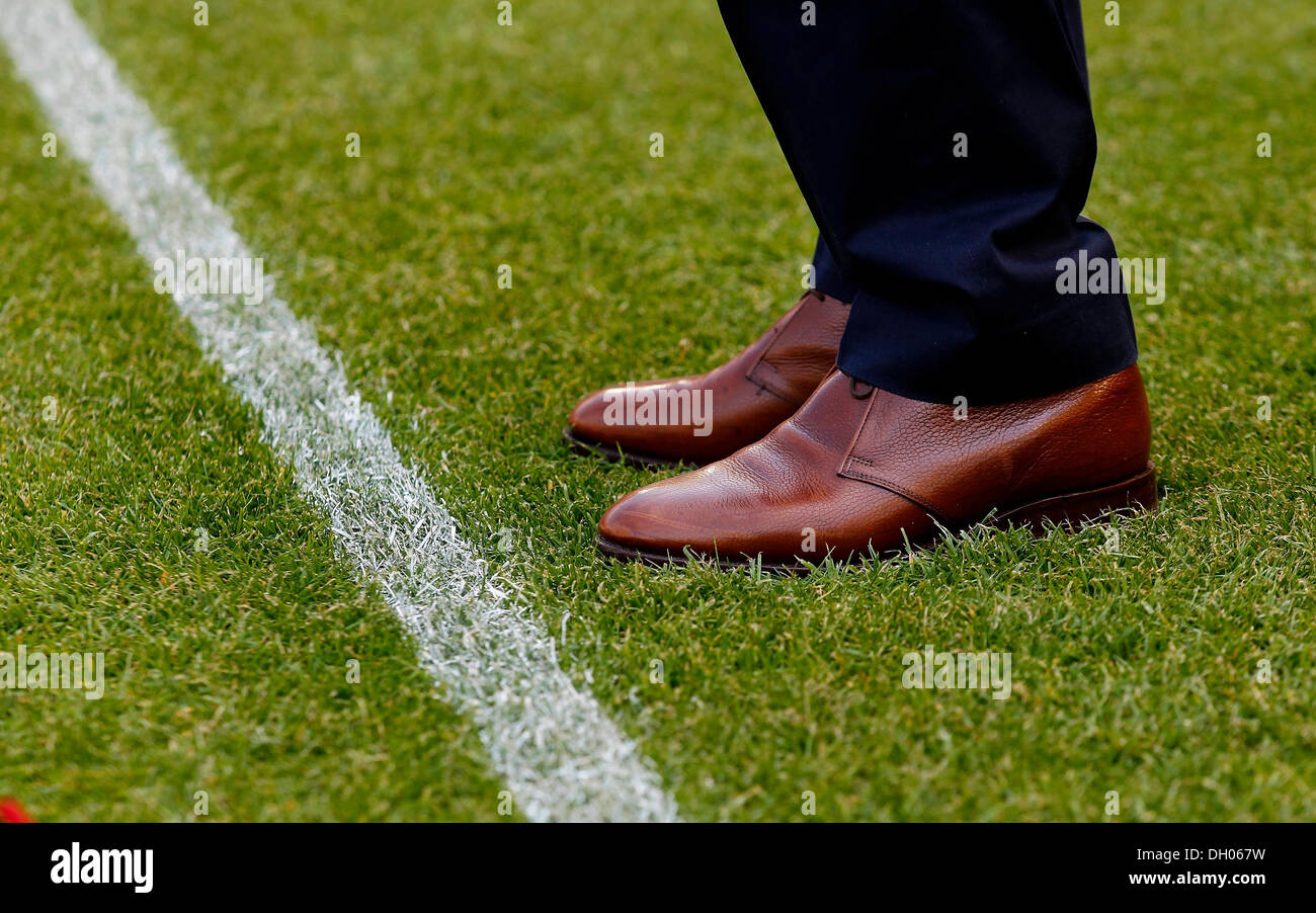 Football pitch line markings hi-res stock photography and images - Alamy