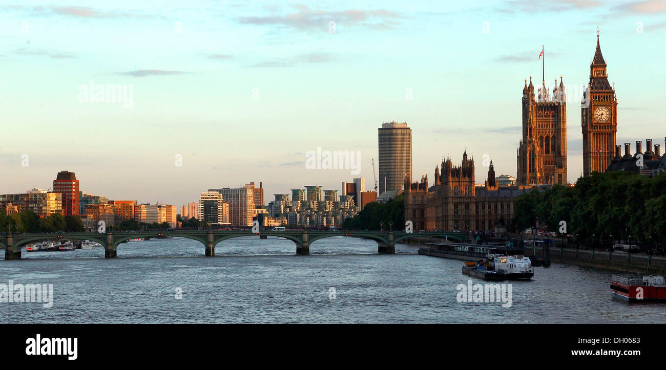 Big ben sun hi-res stock photography and images - Alamy
