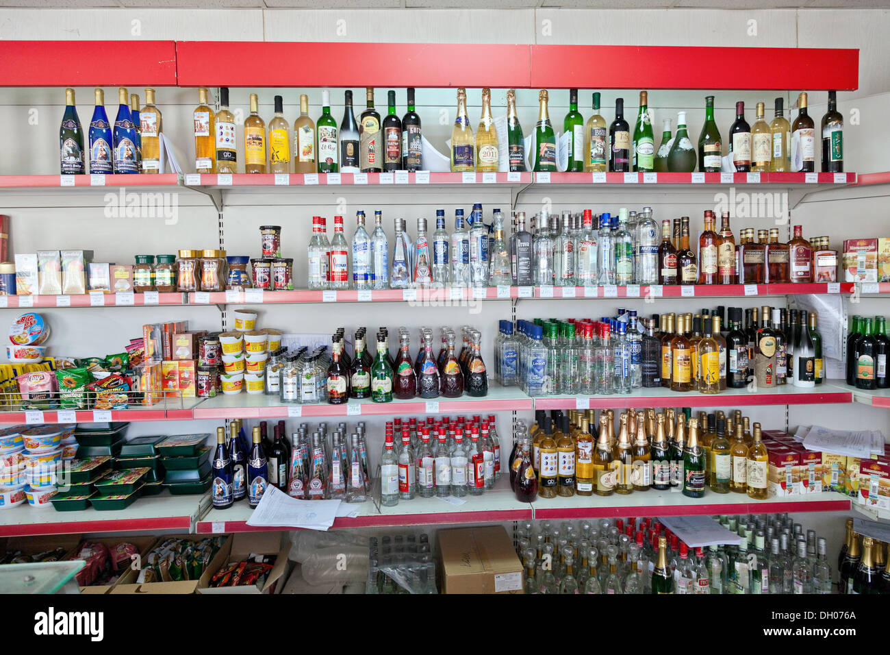 Showcase the grocery store in the Russian village Stock Photo - Alamy