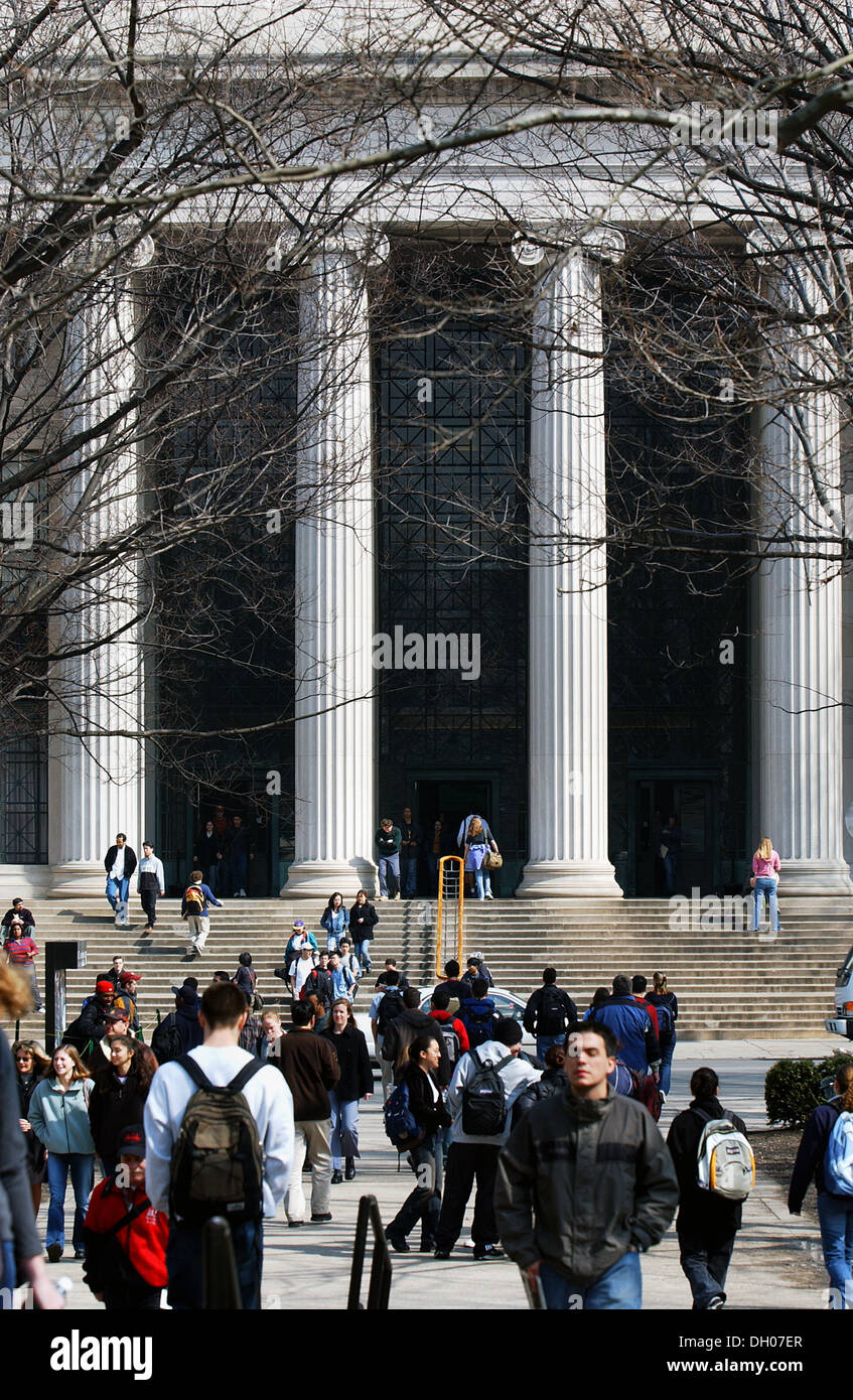 Massachusetts Institute of Technology campus, Cambridge, Massachusetts ...