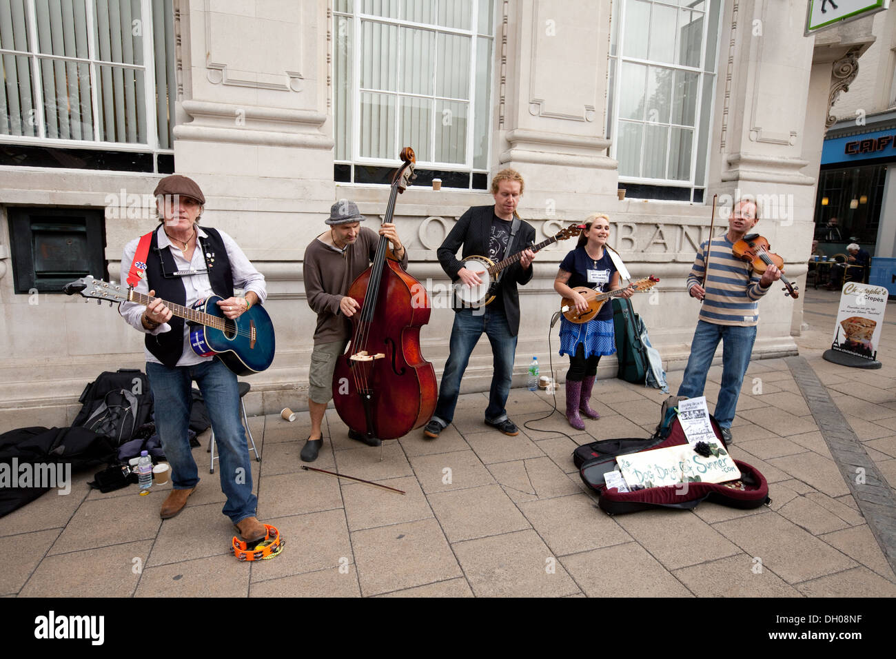 The Folk Band, "The Dog Days of Summer" busking on the streets of ...