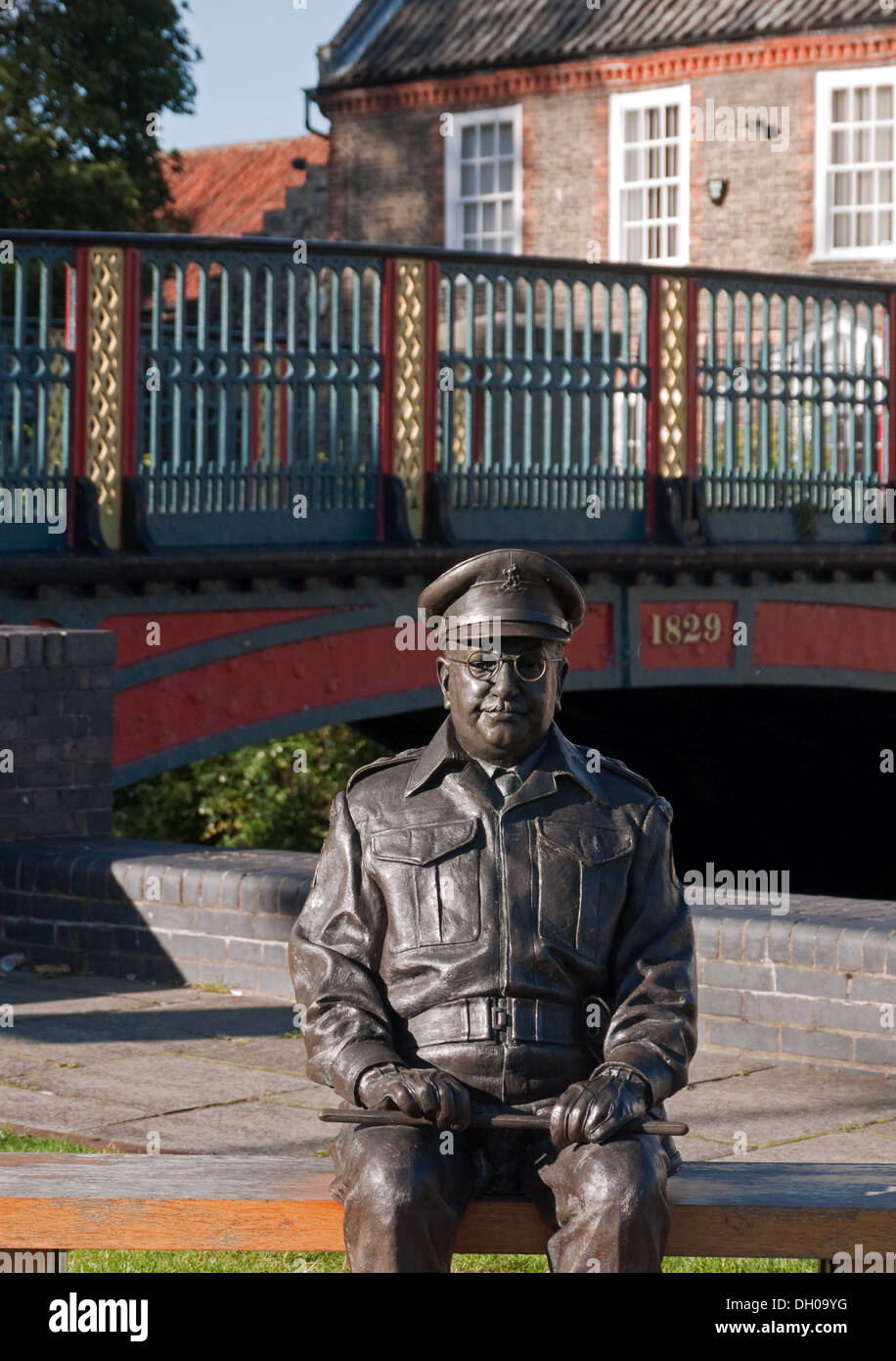 Captain mainwaring dad’s army lowe hi-res stock photography and images ...