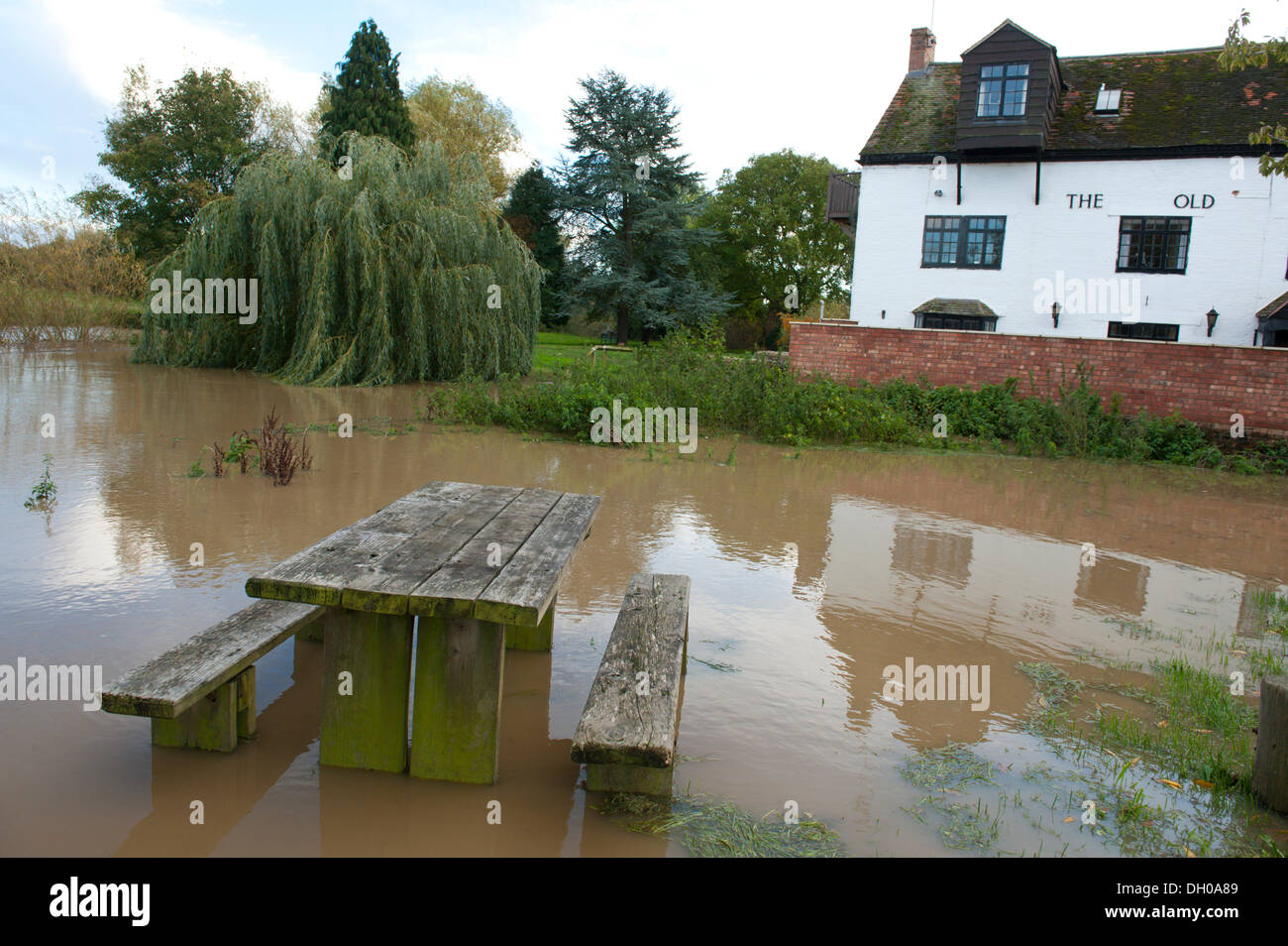 Shipston on stour pub hi-res stock photography and images - Alamy