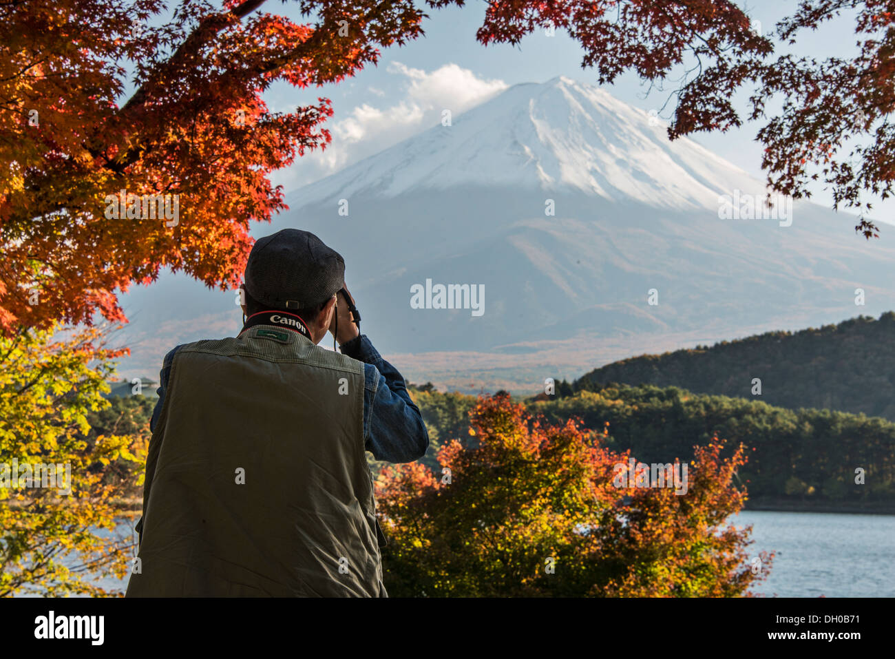Beautiful snow capped mt fuji hi-res stock photography and images - Alamy