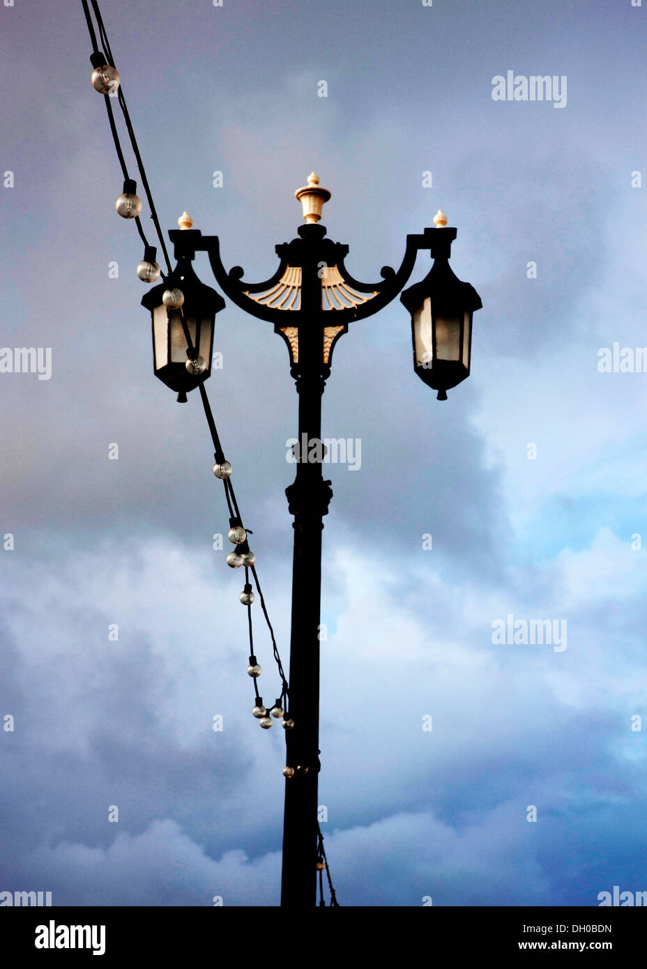 Old fashioned lamp hi-res stock photography and images - Alamy