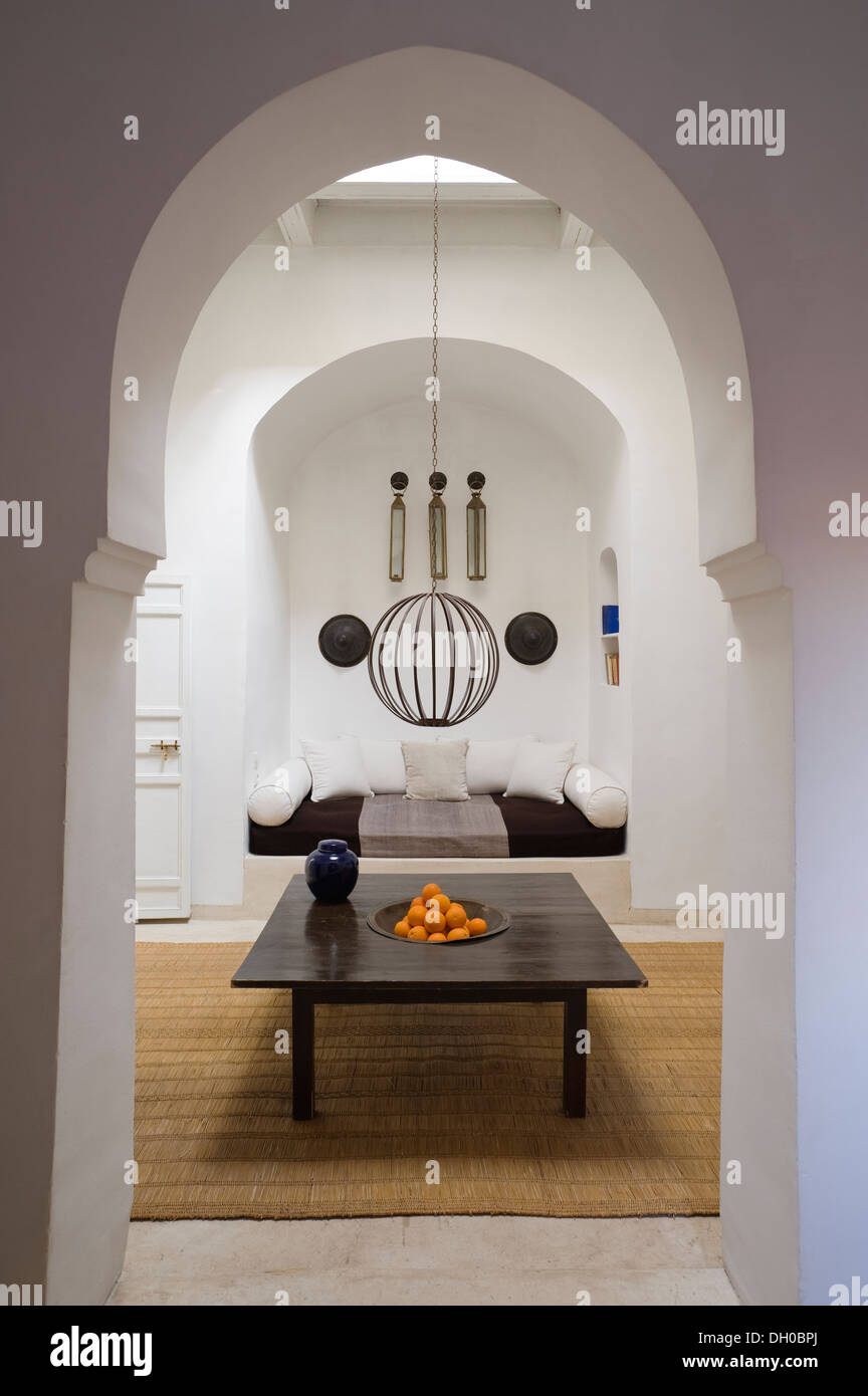 Recessed arch hi-res stock photography and images - Alamy