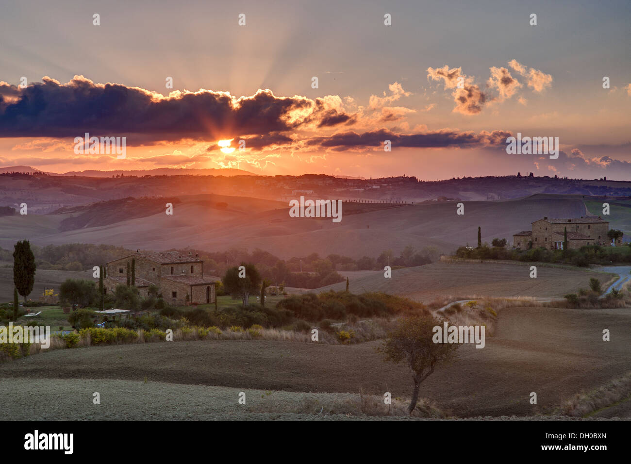 Red italy silhouette hi-res stock photography and images - Alamy