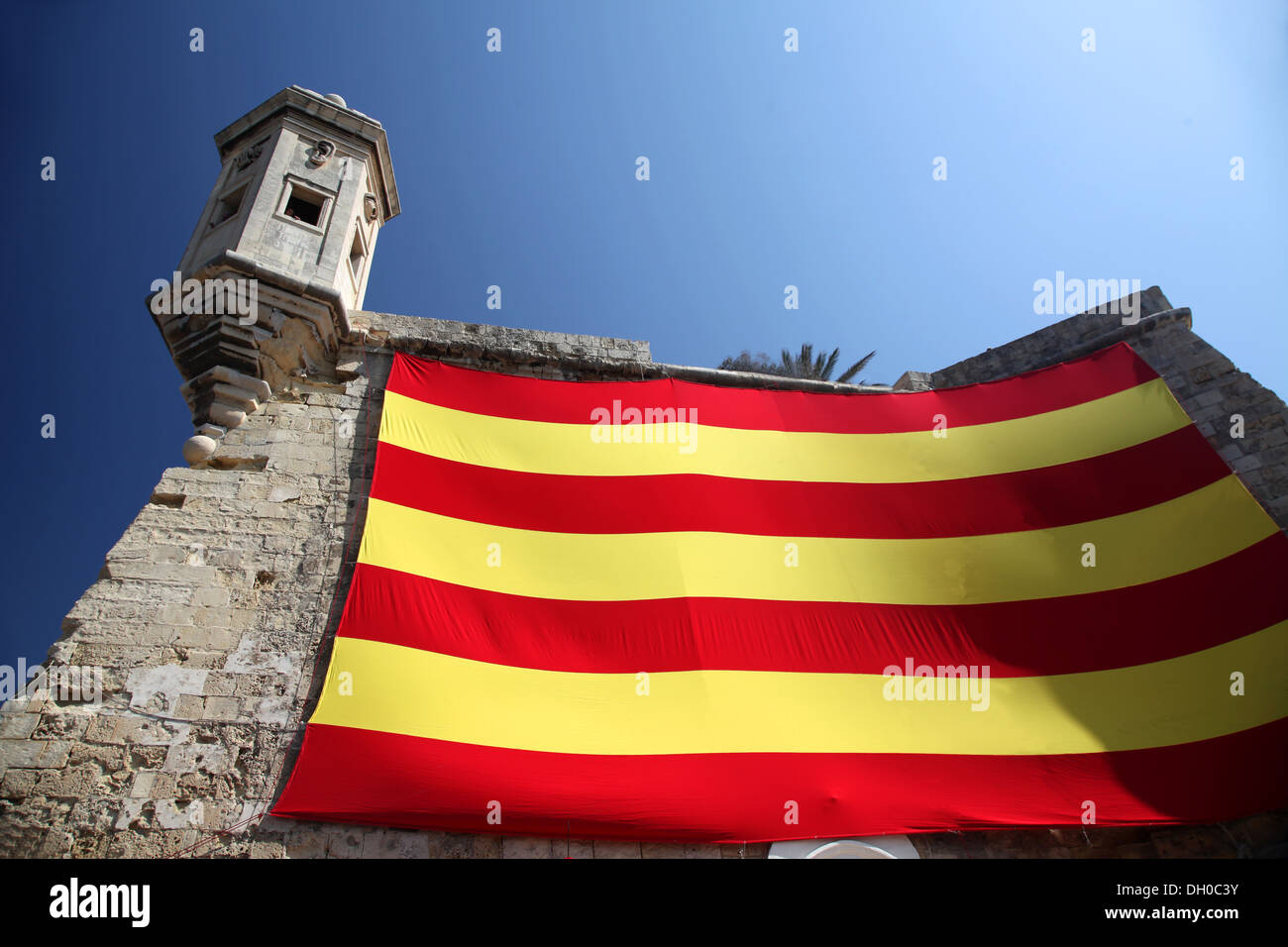 The famous landmark in the Mediterranean overlooking Grand Harbour ...