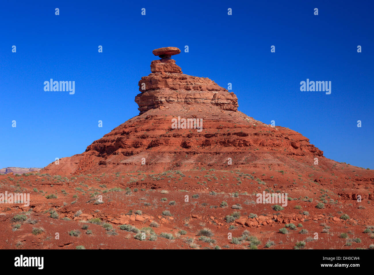 Mexican Hat rock formation, Utah, United States Stock Photo - Alamy
