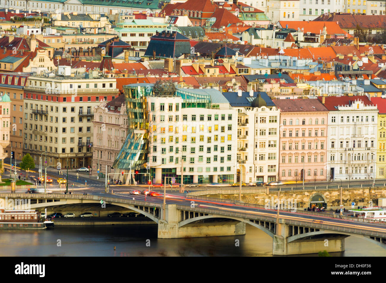 modern architecture, Dancing House, New town, Prague, Czech Republic ...