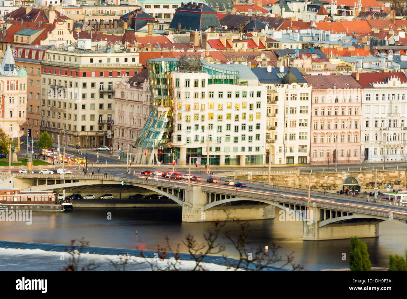modern architecture, Dancing House, New town, Prague, Czech Republic ...