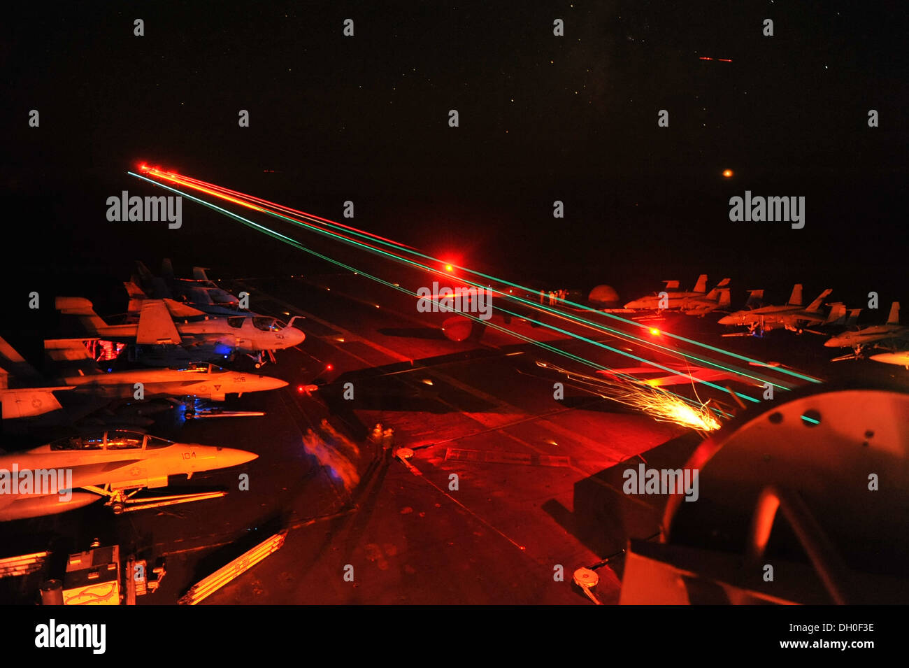 F18 super hornet night hi-res stock photography and images - Alamy