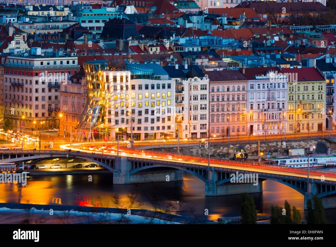 modern architecture, Dancing House, New town, Prague, Czech Republic ...