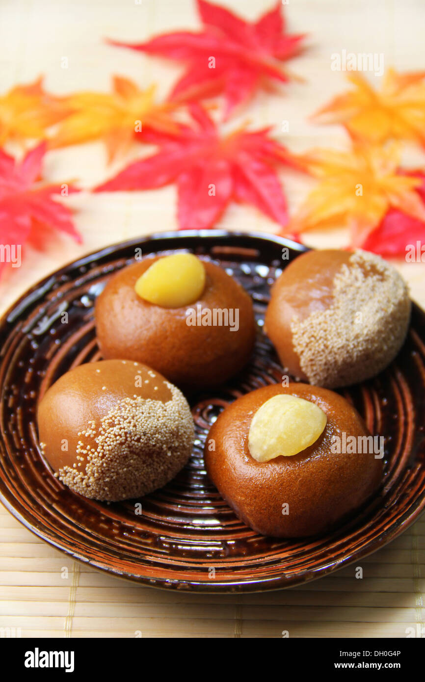Chestnut steamed buns hi-res stock photography and images - Alamy
