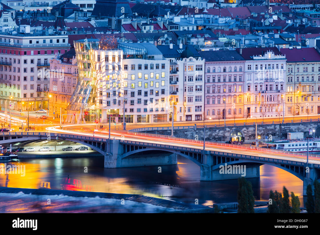 modern architecture, Dancing House, New town, Prague, Czech Republic ...