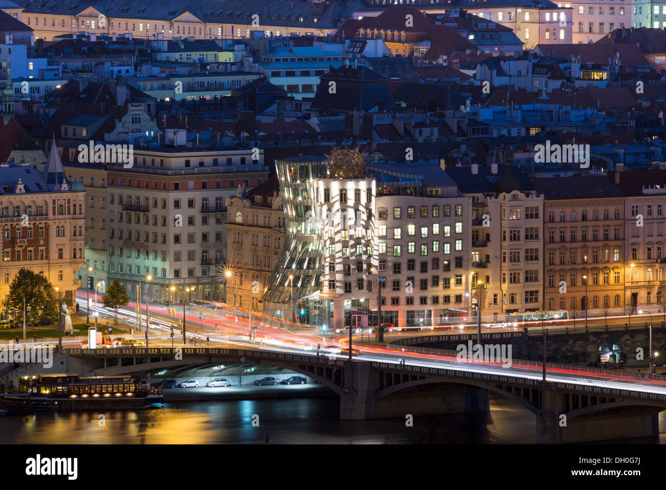 modern architecture, Dancing House, New town, Prague, Czech Republic ...