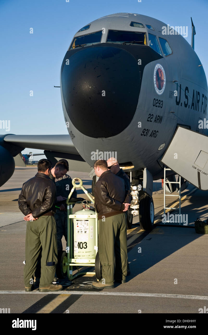 Aircrew from the 384th air refueling squadron discuss preflight ...