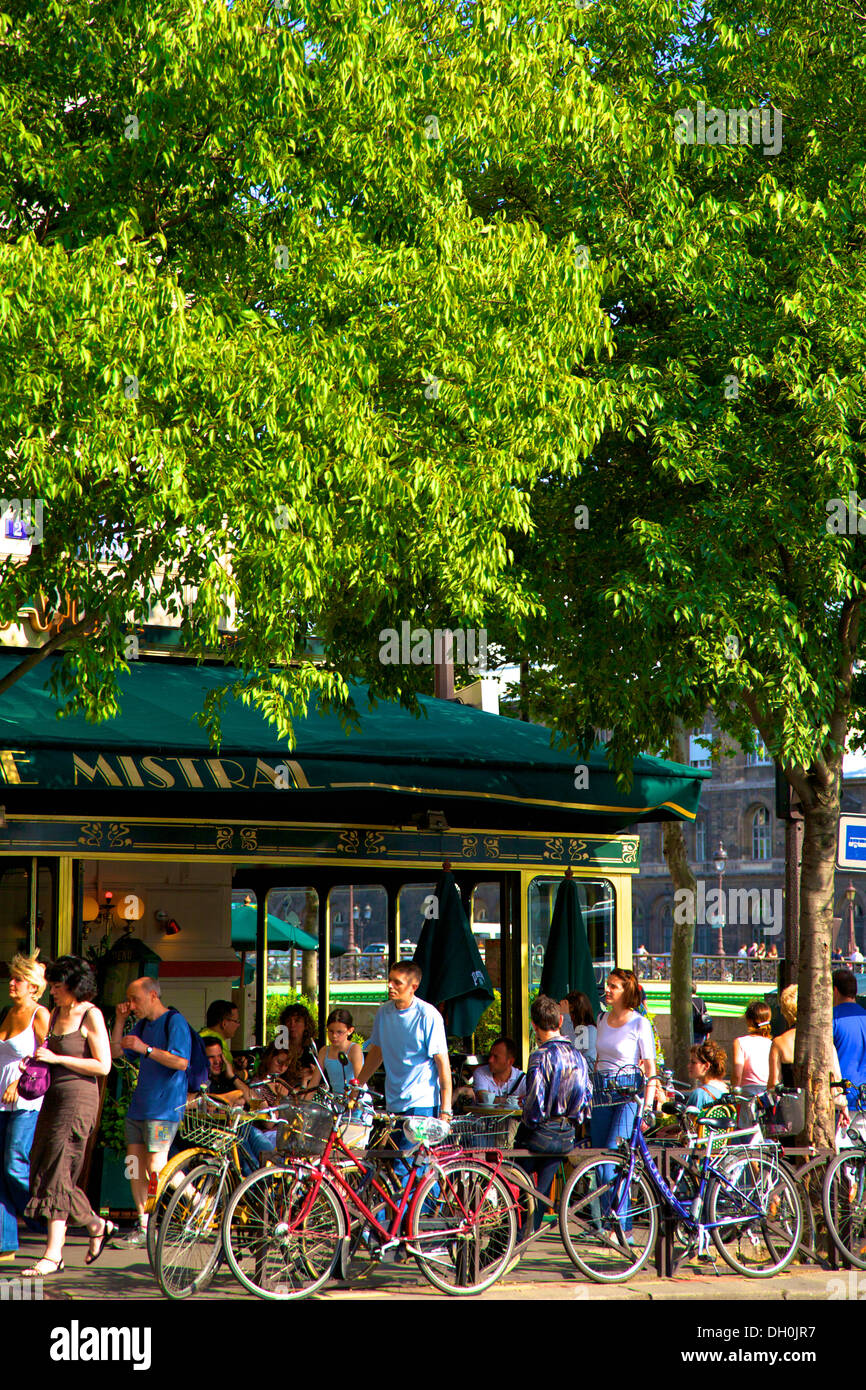 Street Scene, Paris, France Stock Photo - Alamy