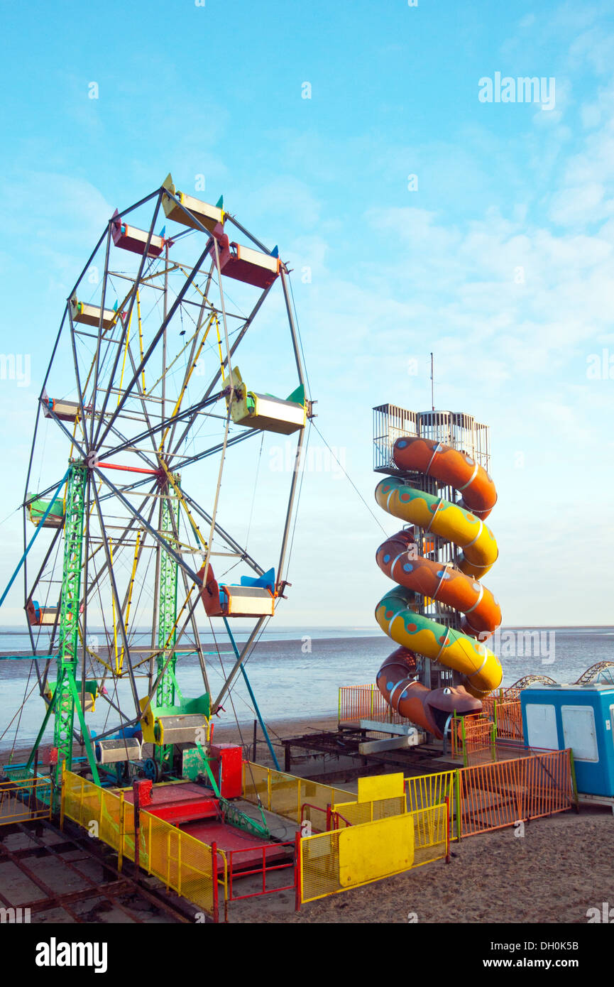 Cleethorpes sea front, pier, amusements, kids rides, ferris wheel slide ...
