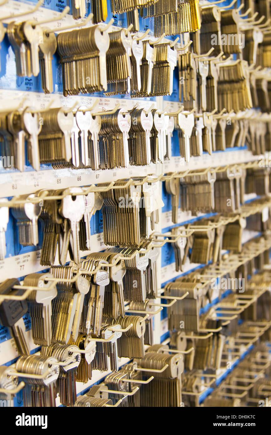 Key cutters, locksmiths key board, keyboard selection of cylinders keys ...