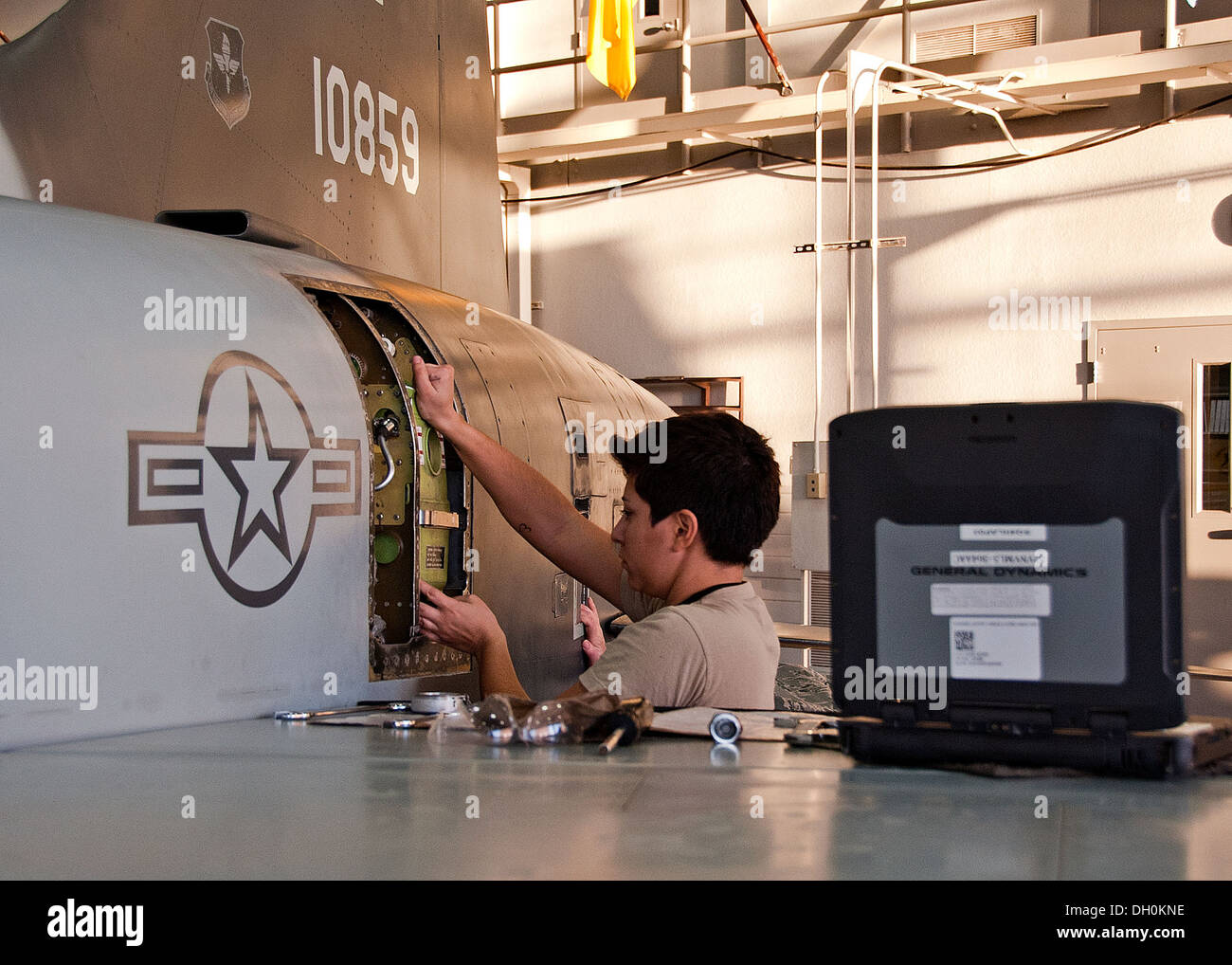 Aircraft hydraulic systems hi-res stock photography and images - Alamy